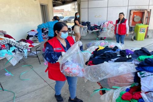 Emergencia por lluvias: afectados de Barranca reciben donación de ropa ...