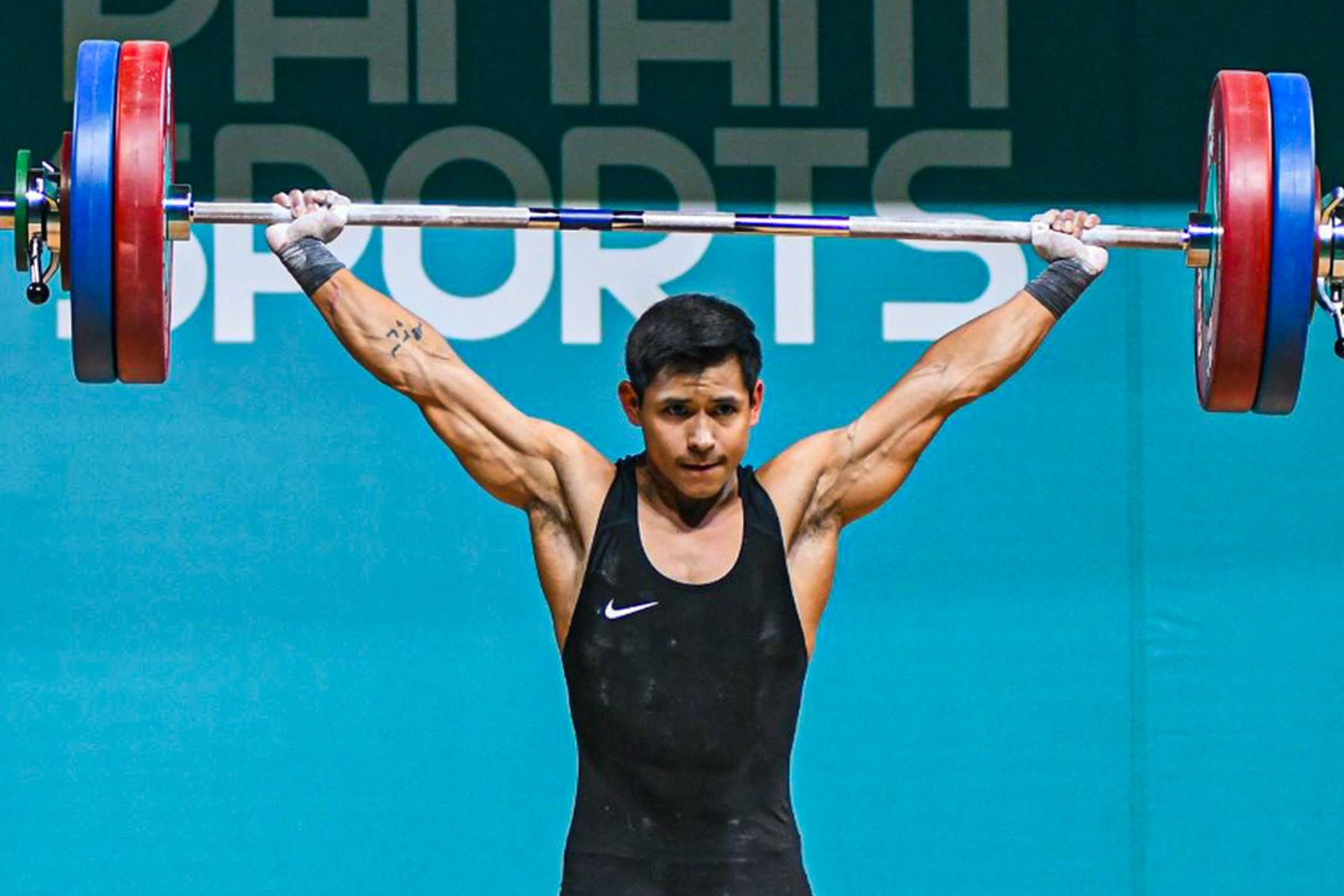 Santiago 2023: Pesista David Bardalez volvió al Perú tras ganar medalla ...