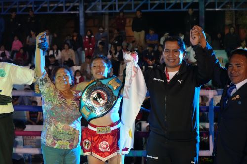 Nieves Ramírez se corona campeona nacional de kickboxing