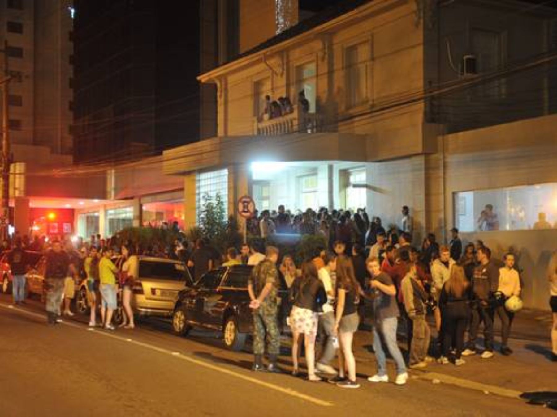 No hay peruanos entre muertos o heridos de incendio en discoteca de ...