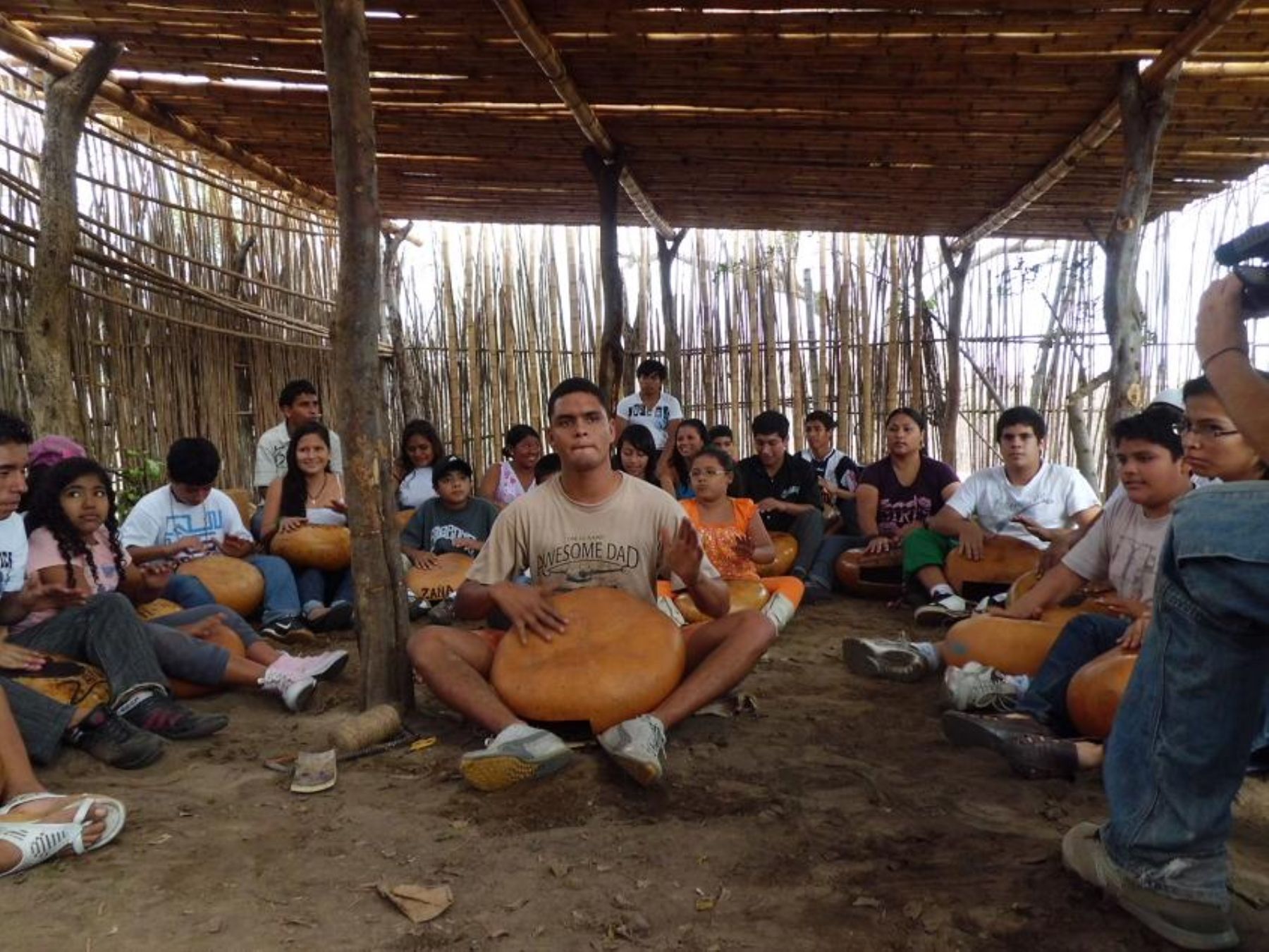Colección de instrumentos afroperuanos de Zaña despierta interés de ...