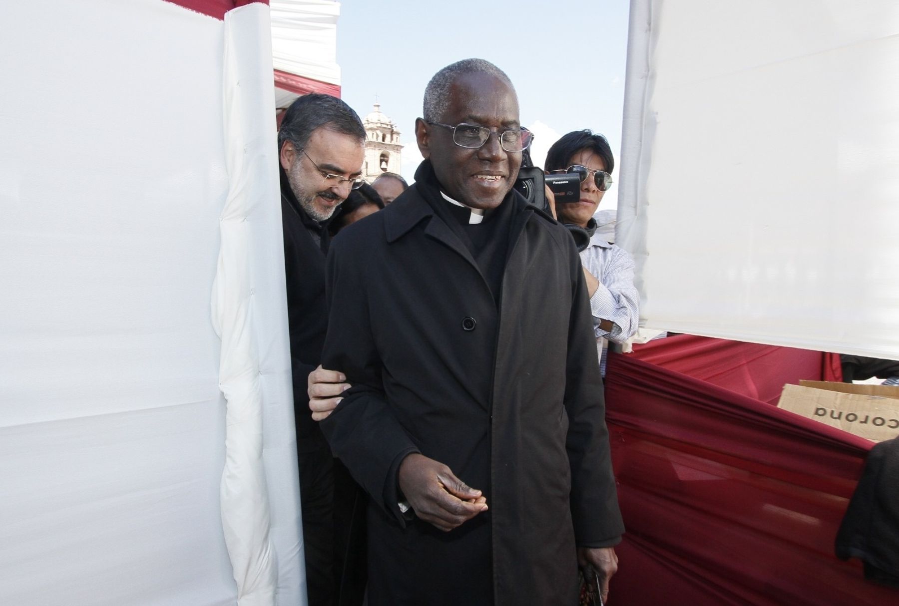 Cardenal Robert Sarah saluda a Cusco en su mes jubilar en nombre del ...