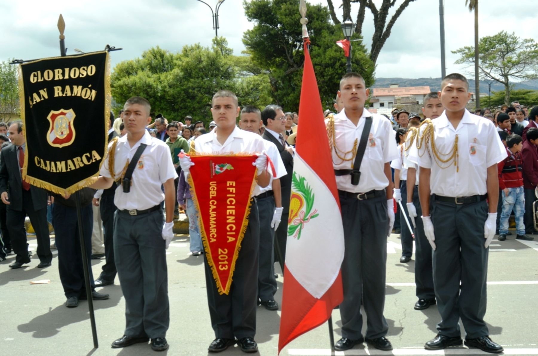 Centenario colegio San Ramón gana desfile escolar por aniversario ...
