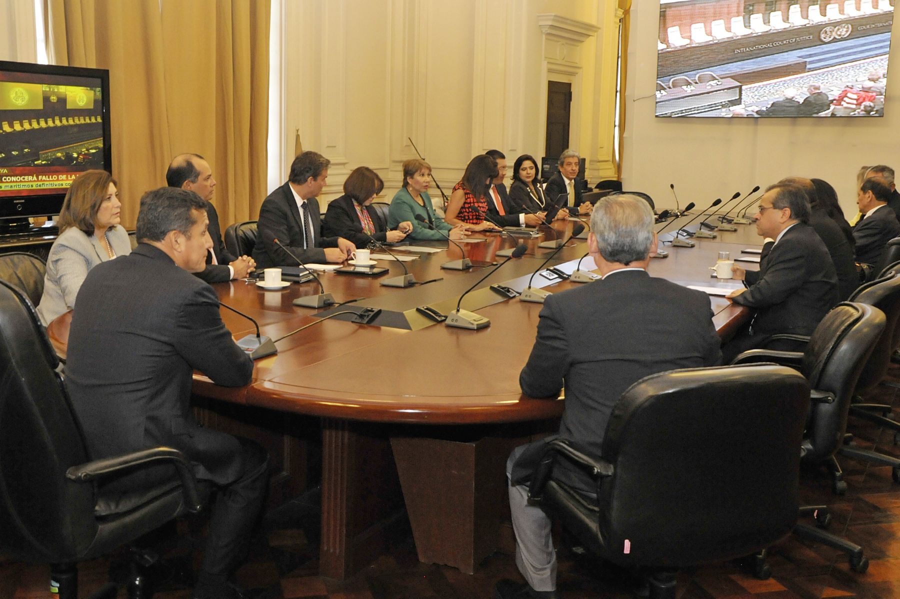 Presidente Ollanta Humala escucha fallo de La Haya en Palacio de ...