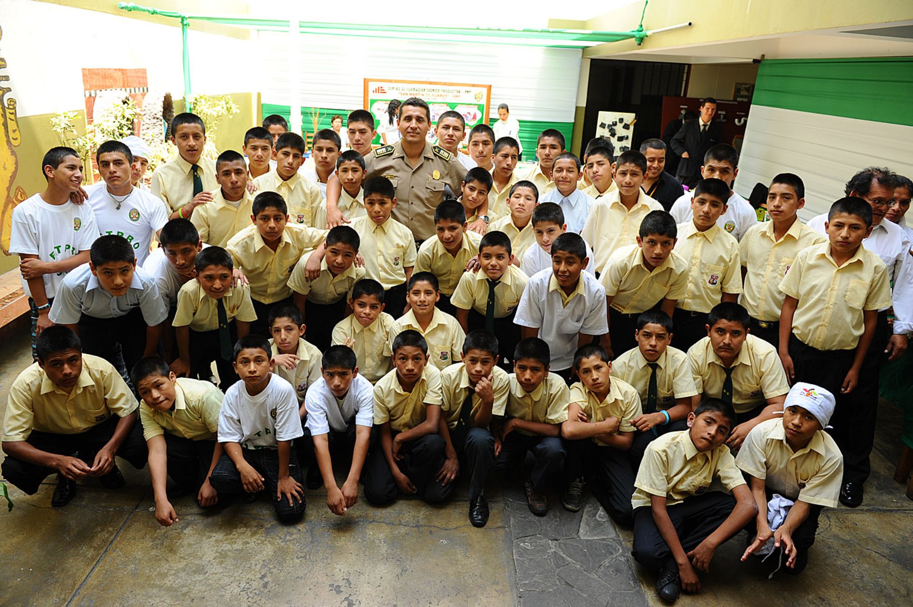 Policía Nacional brinda capacitación productiva a menores del Vraem ...