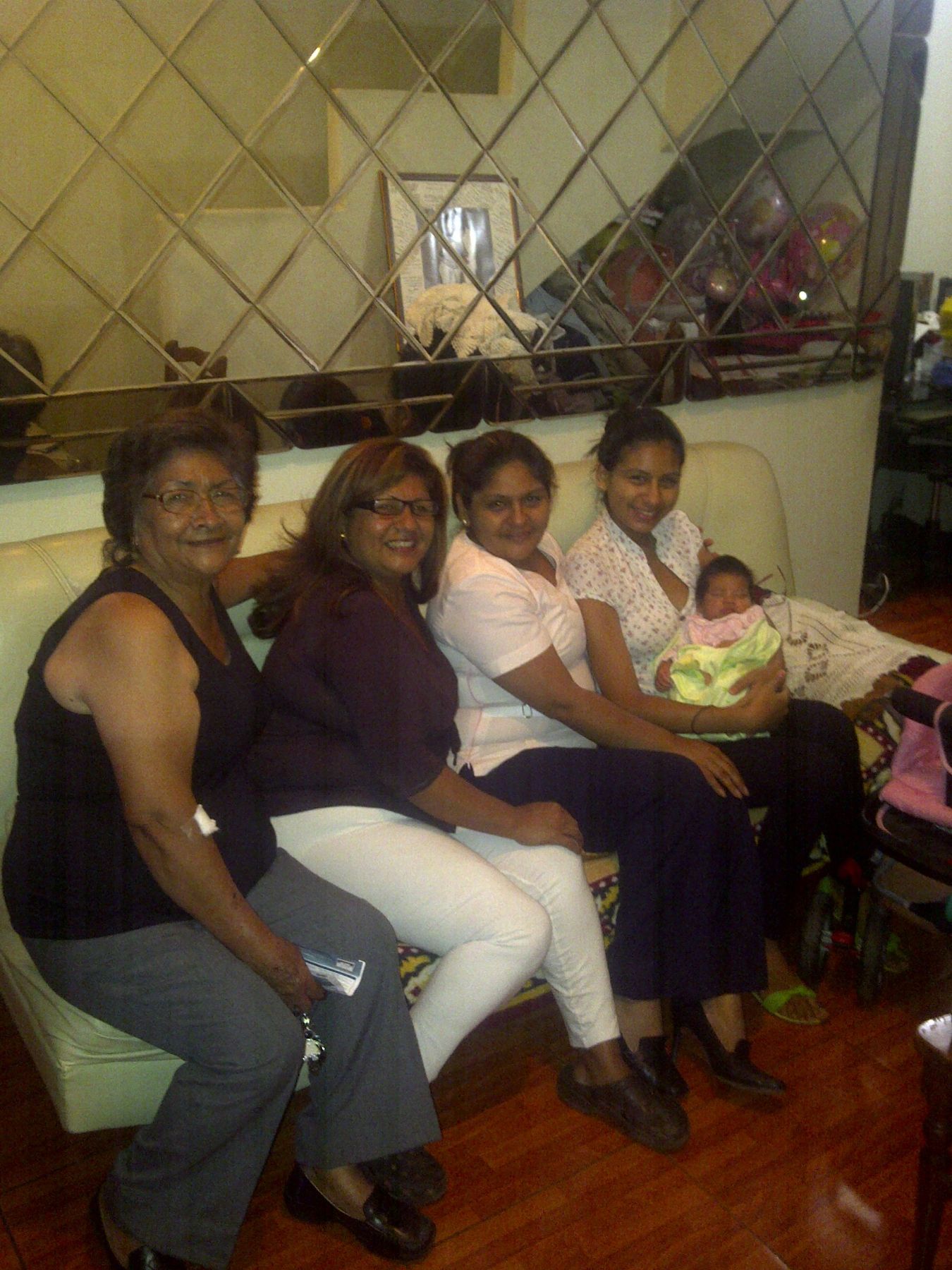 Por Día de la Madre homenajearán a tatarabuela más joven del Perú ...