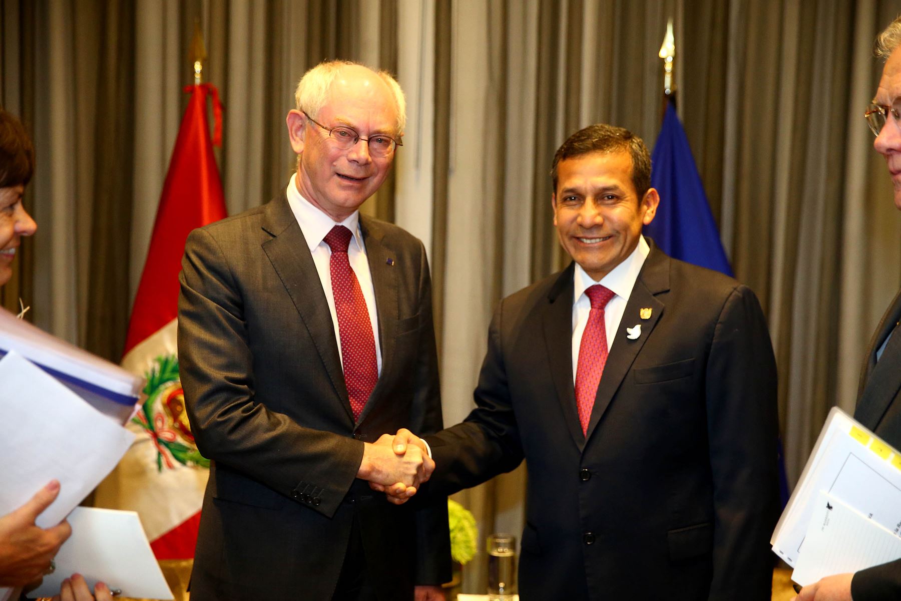 Peruvian leader meets with European Council President in Colombia ...