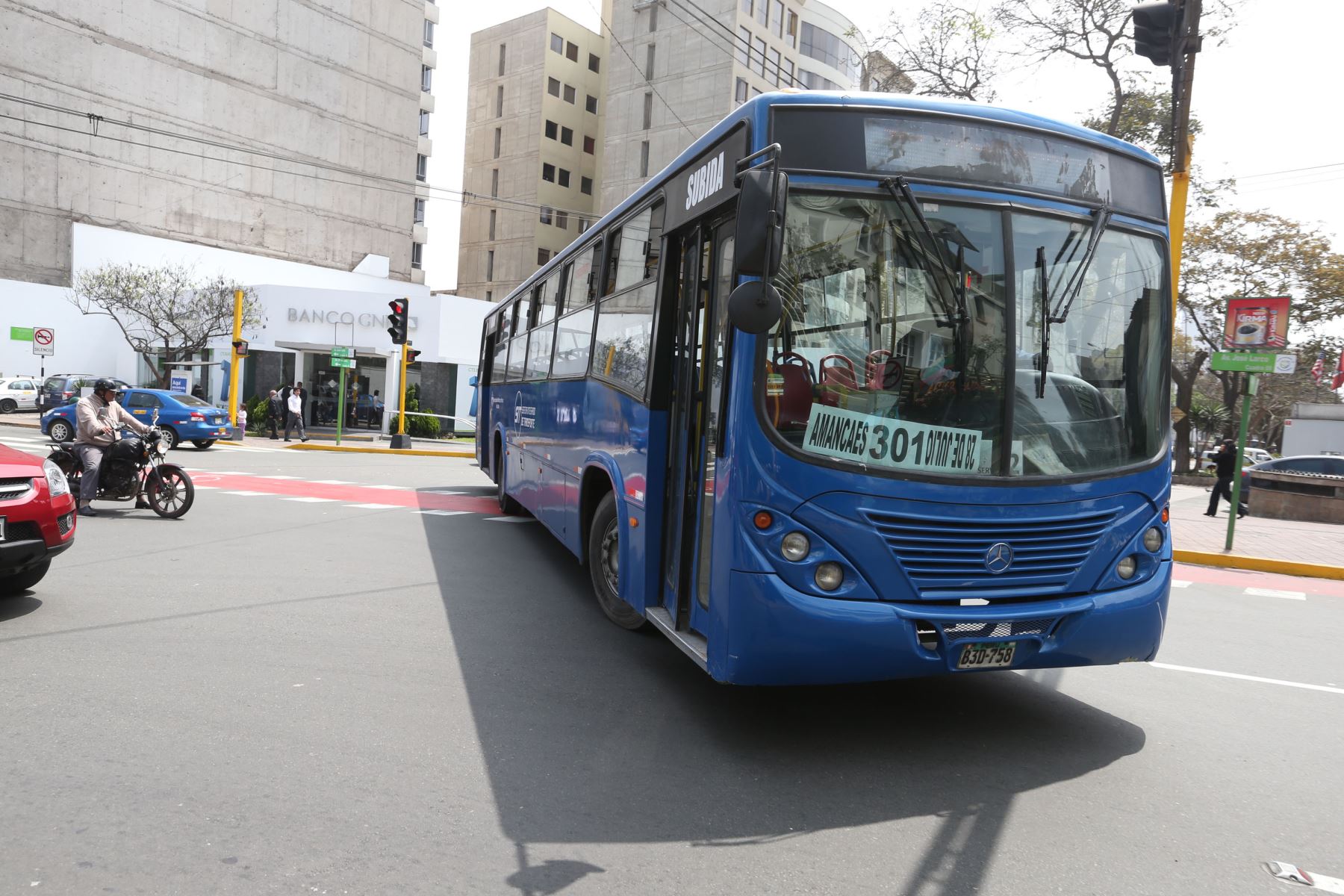 Desde hoy paradero final de Corredor Azul se ubica en Av. 28 de Julio ...