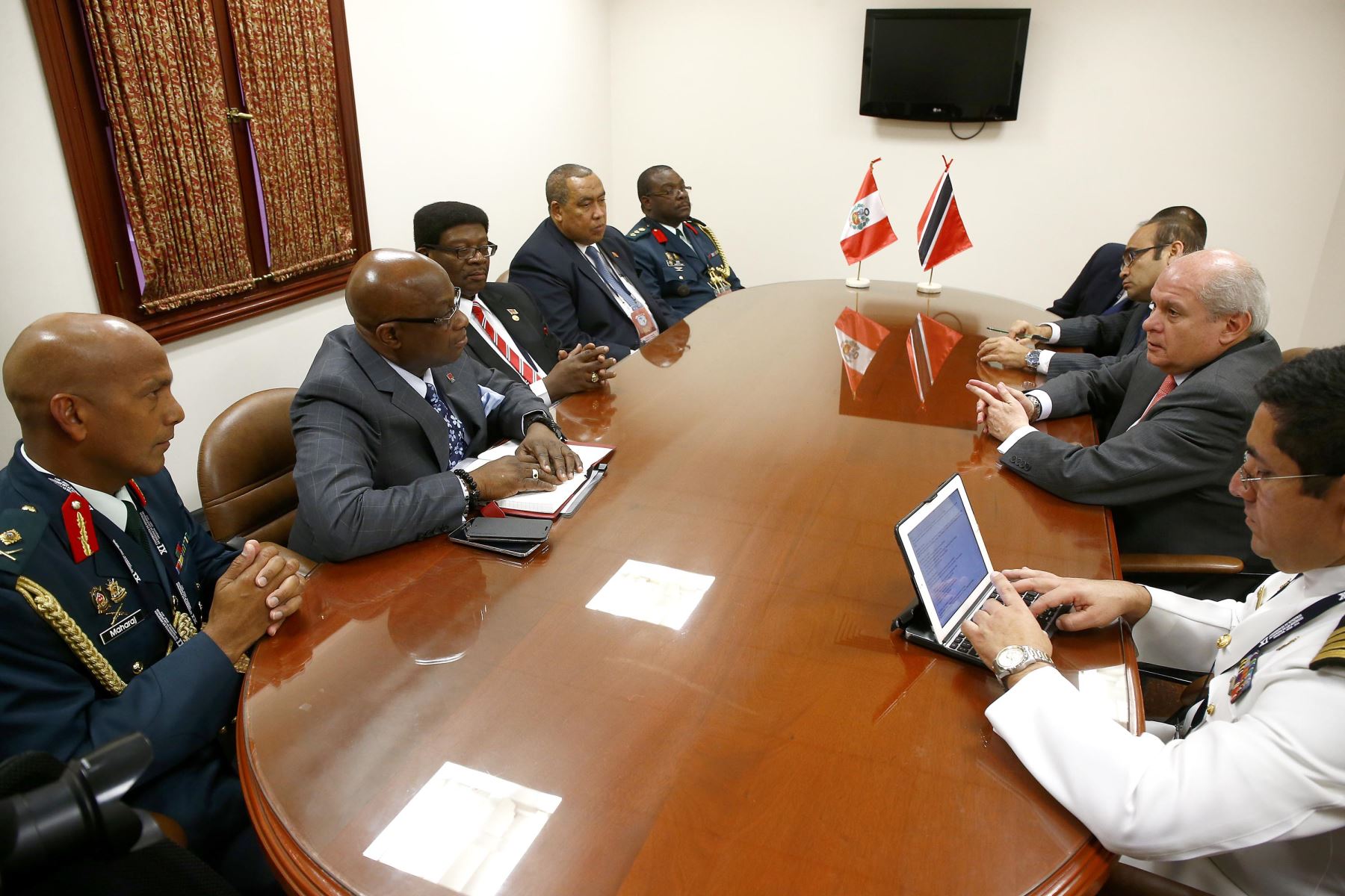 Ministro Cateriano se reunió con ministro de Surinam y viceministro de ...