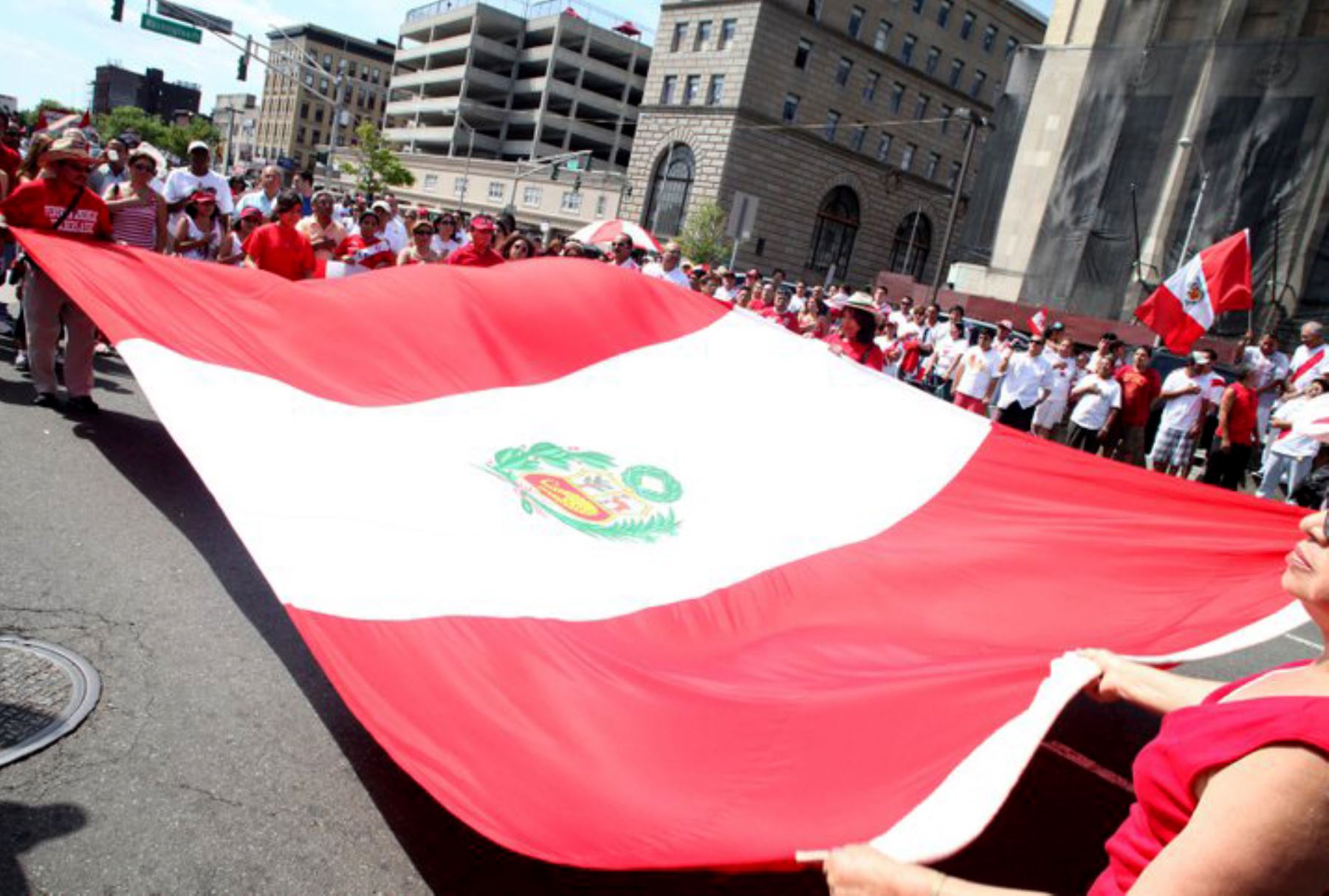 Unos 200,000 peruanos se beneficiarían con medidas migratorias de Obama ...