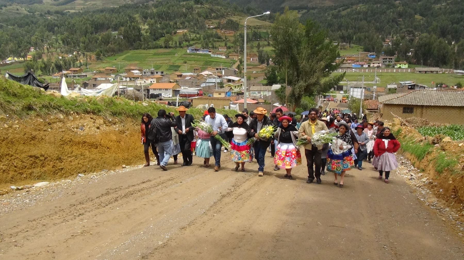 Inauguran trocha carrozable que lleva a futura planta de tratamiento de ...
