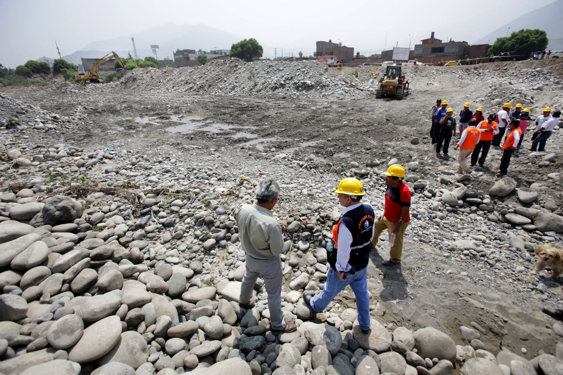 Municipio de Lima refuerza márgenes del río Rímac ante incremento de ...