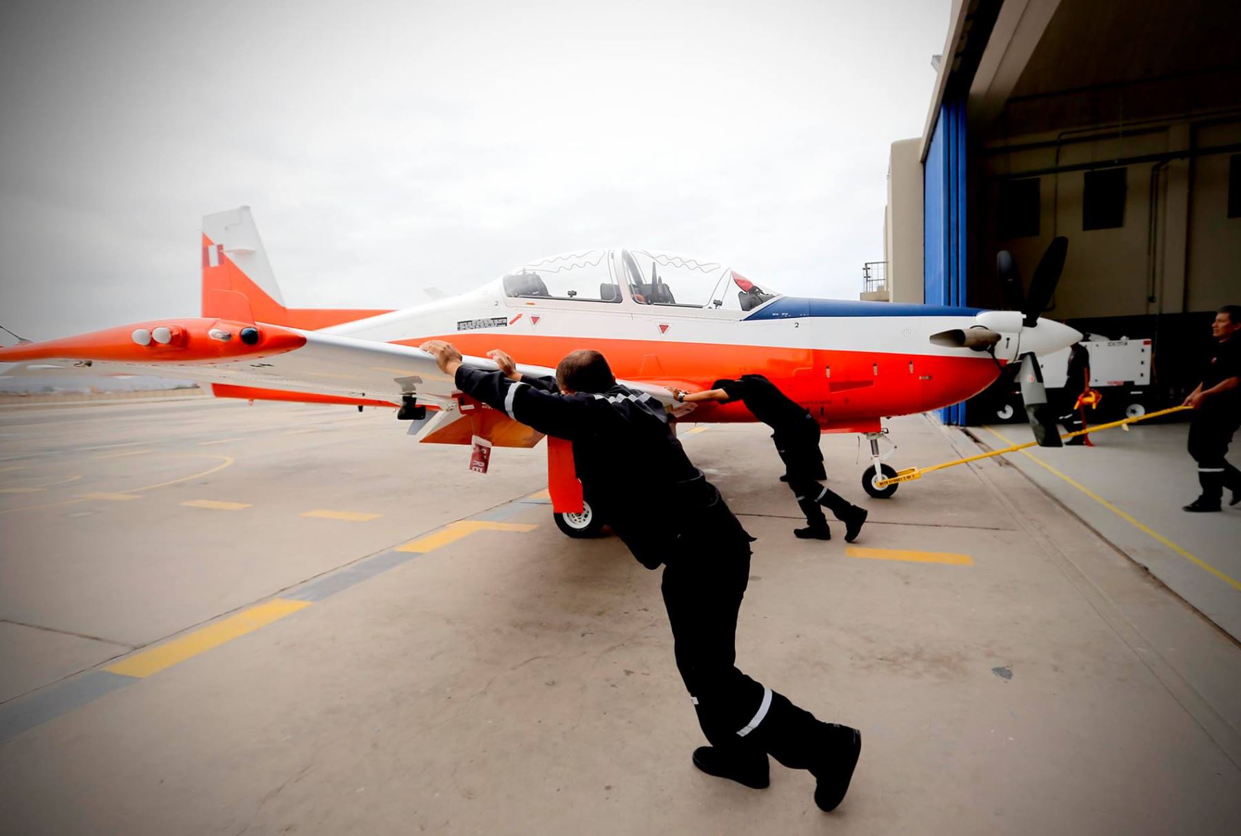 Primer avión KT-1P coproducido en Perú está en última fase de ...