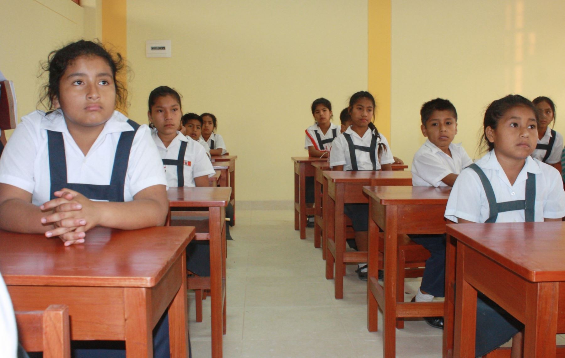 Escolares de zonas rurales inician año lectivo con nuevo mobiliario ...