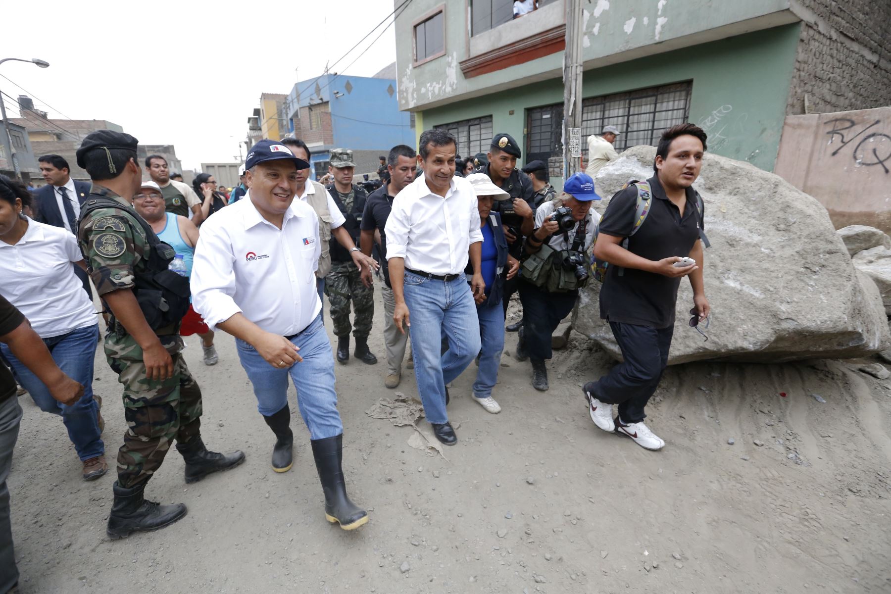 Peru President: Executive Branch will continue working despite censure ...