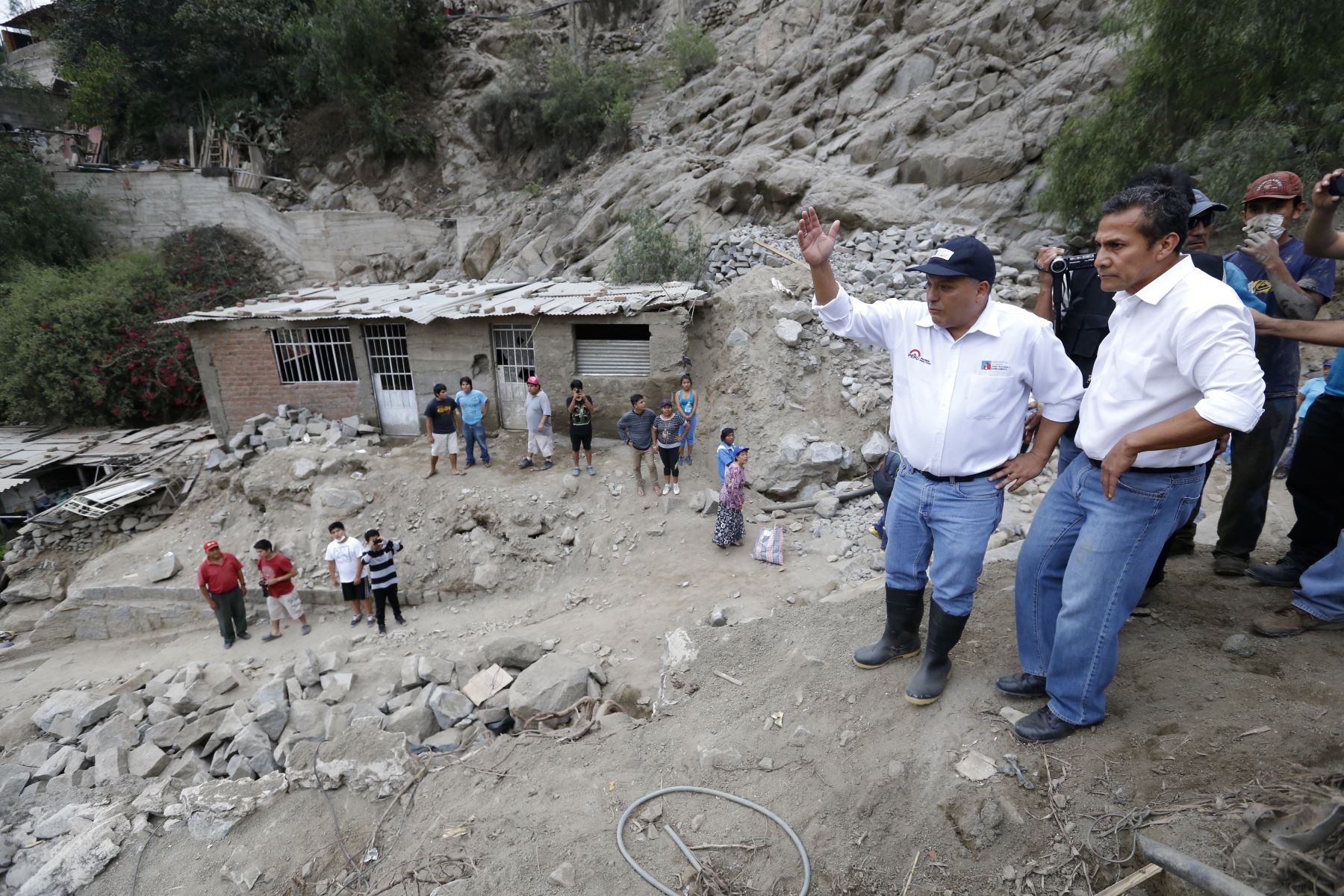 Peru President: Executive Branch will continue working despite censure ...