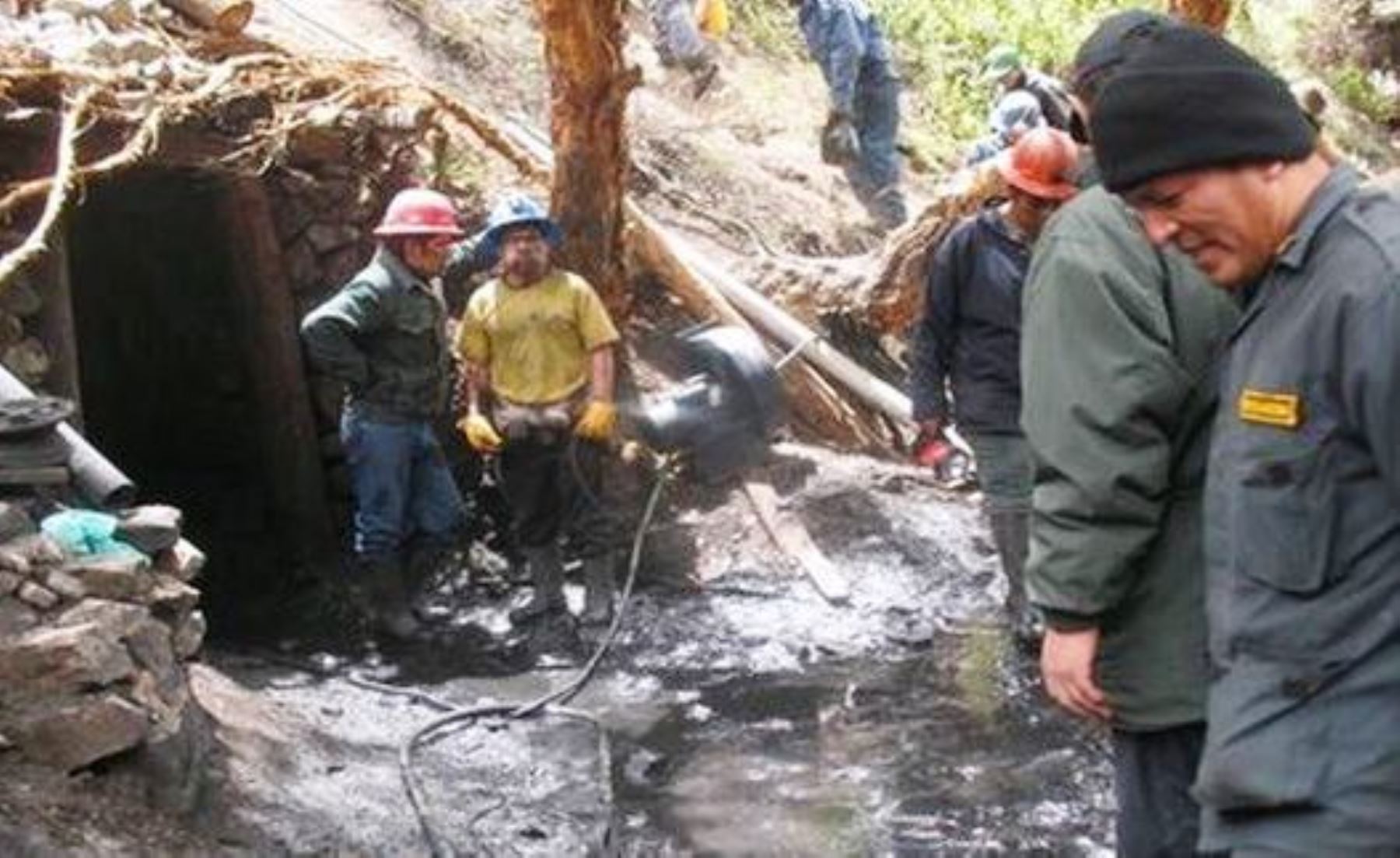 Al menos tres mineros fallecen tras derrumbe de una mina en Pataz ...