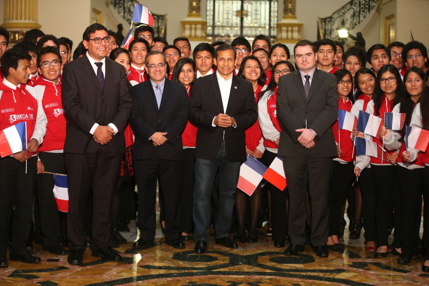Peru President leads farewell ceremony for Peruvian scholarship ...