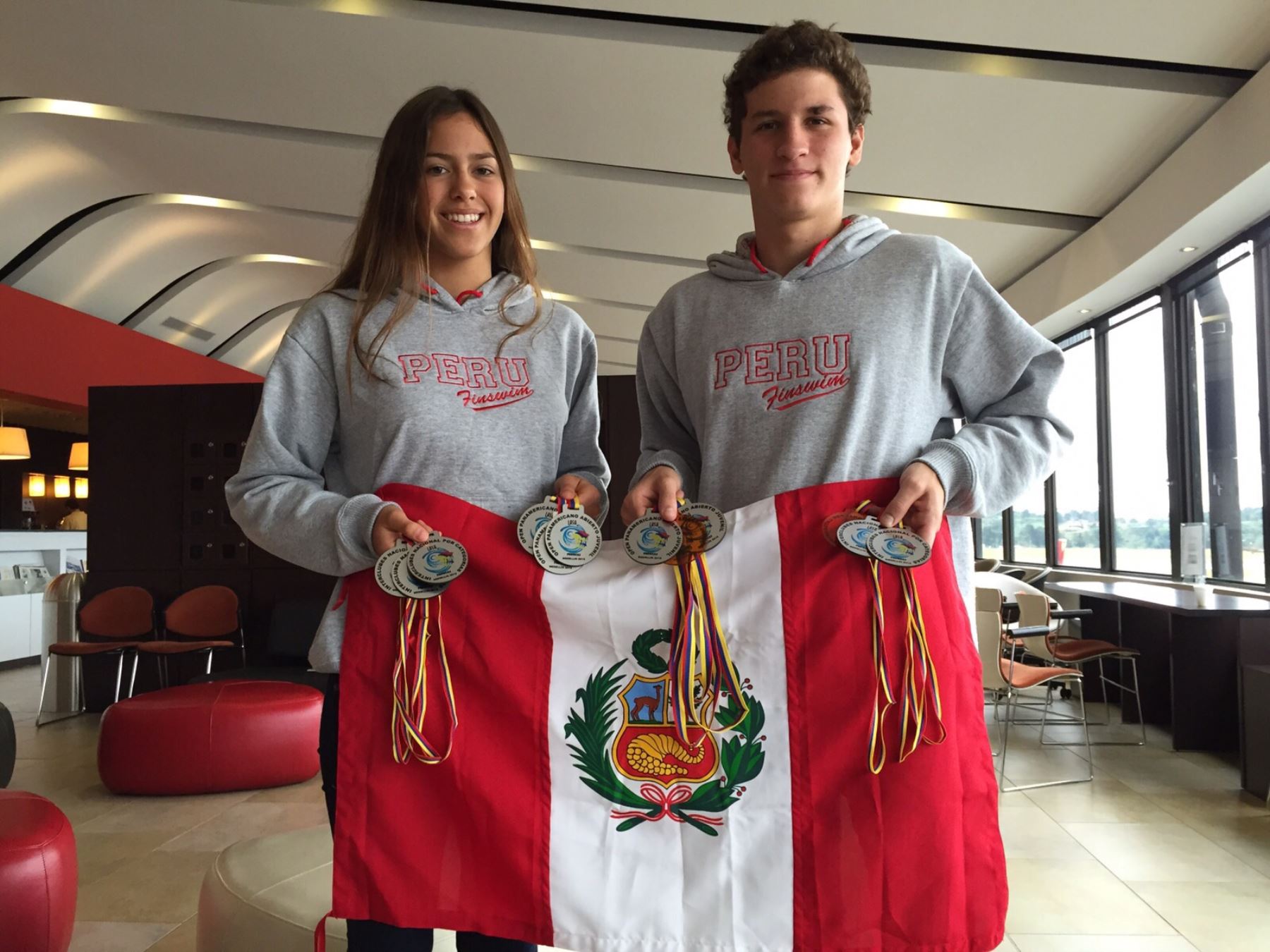 Perú conquistó 12 medallas en torneo internacional de natación con ...