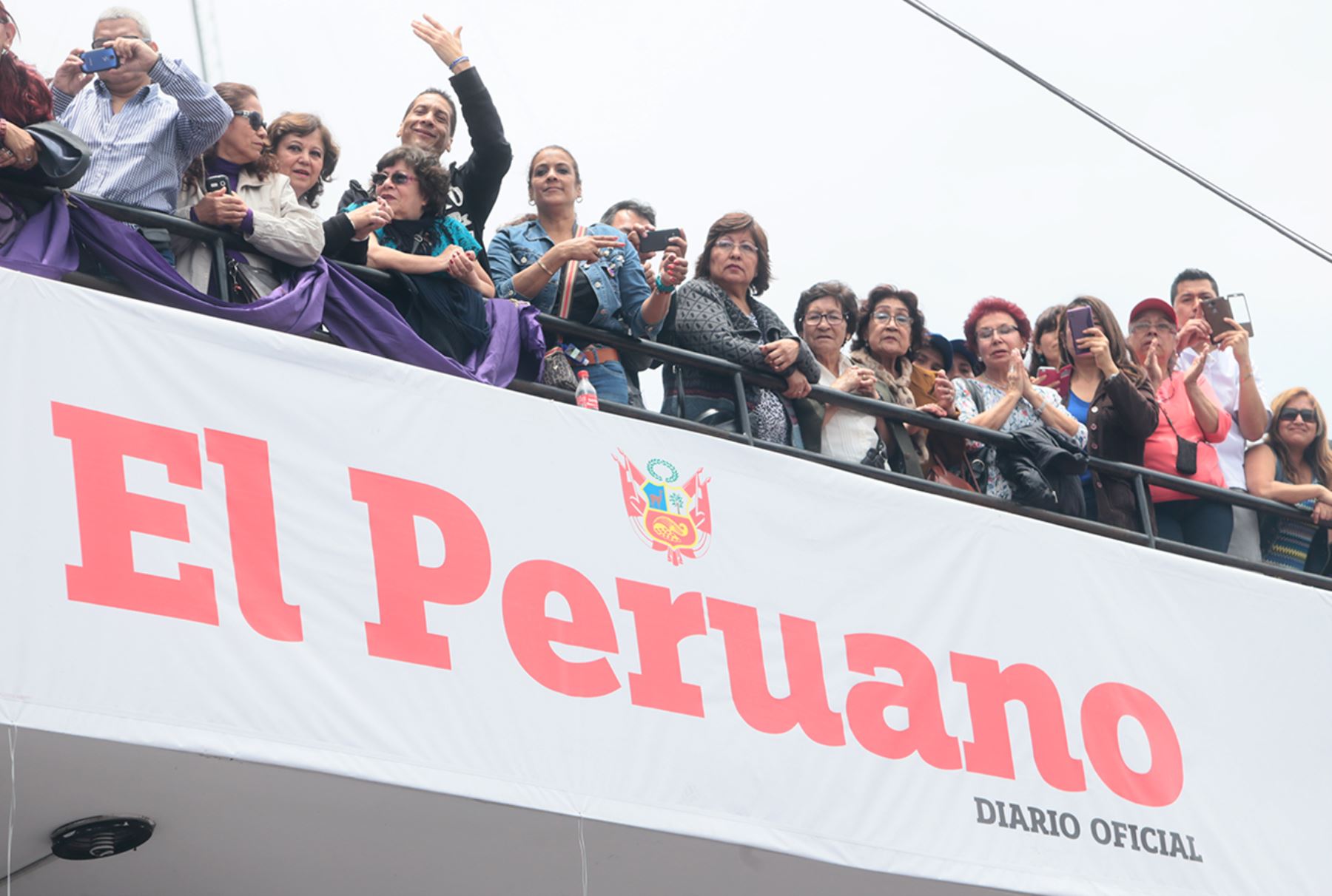 Editora Peru workers pay homage to Lord of Miracles | News | ANDINA ...