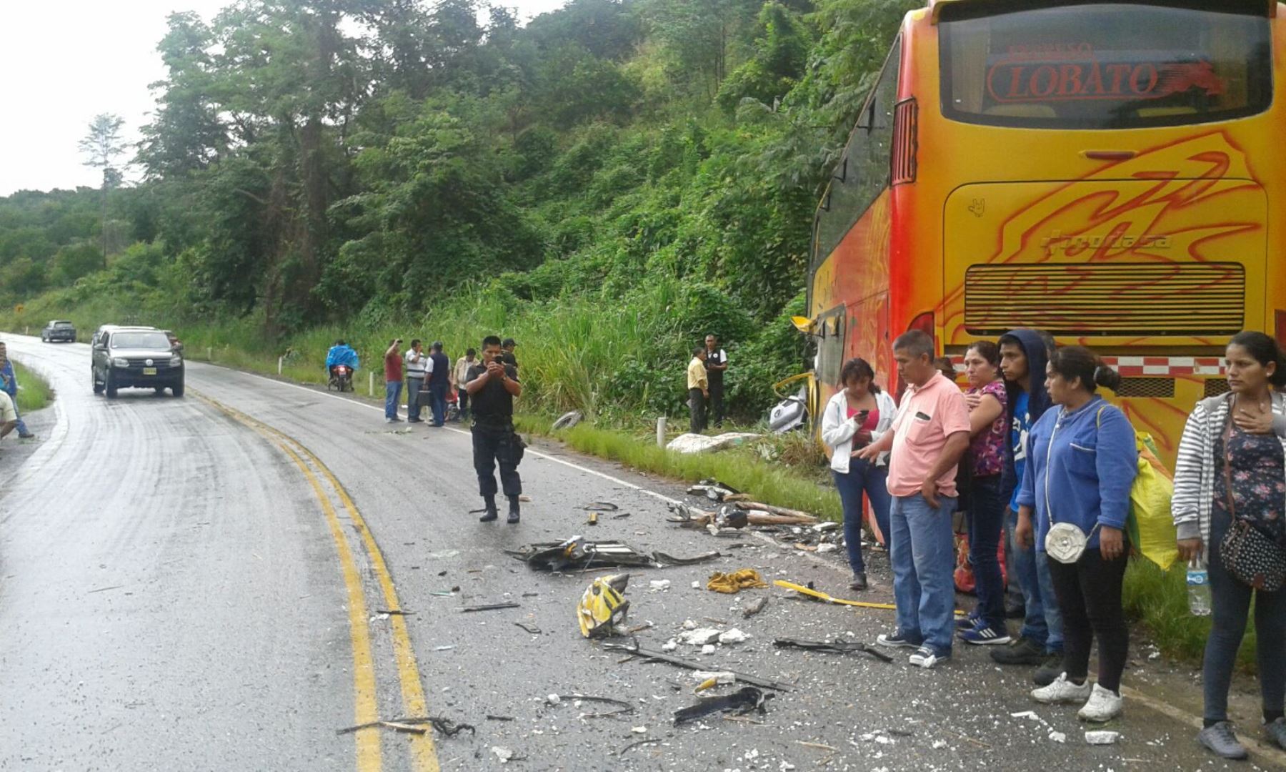 Un Herido Deja Choque Entre Camión Y ómnibus En Vía La Merced Satipo