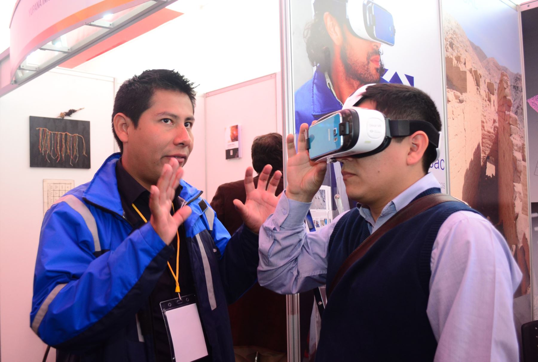 Viajes virtuales por el universo se pueden hacer en feria Perú con ...