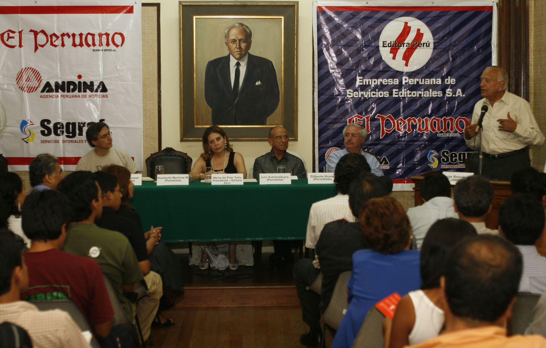 Editora Perú organizó conversatorio sobre Historia del Periodismo ...