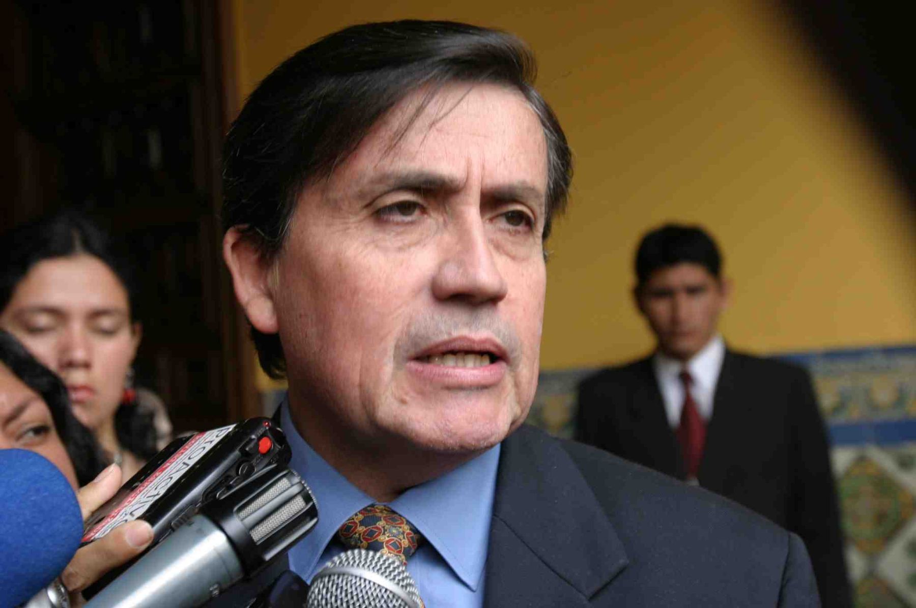 Minas obstaculizan culminación de vía hacia Tiwinza, revela embajador ...