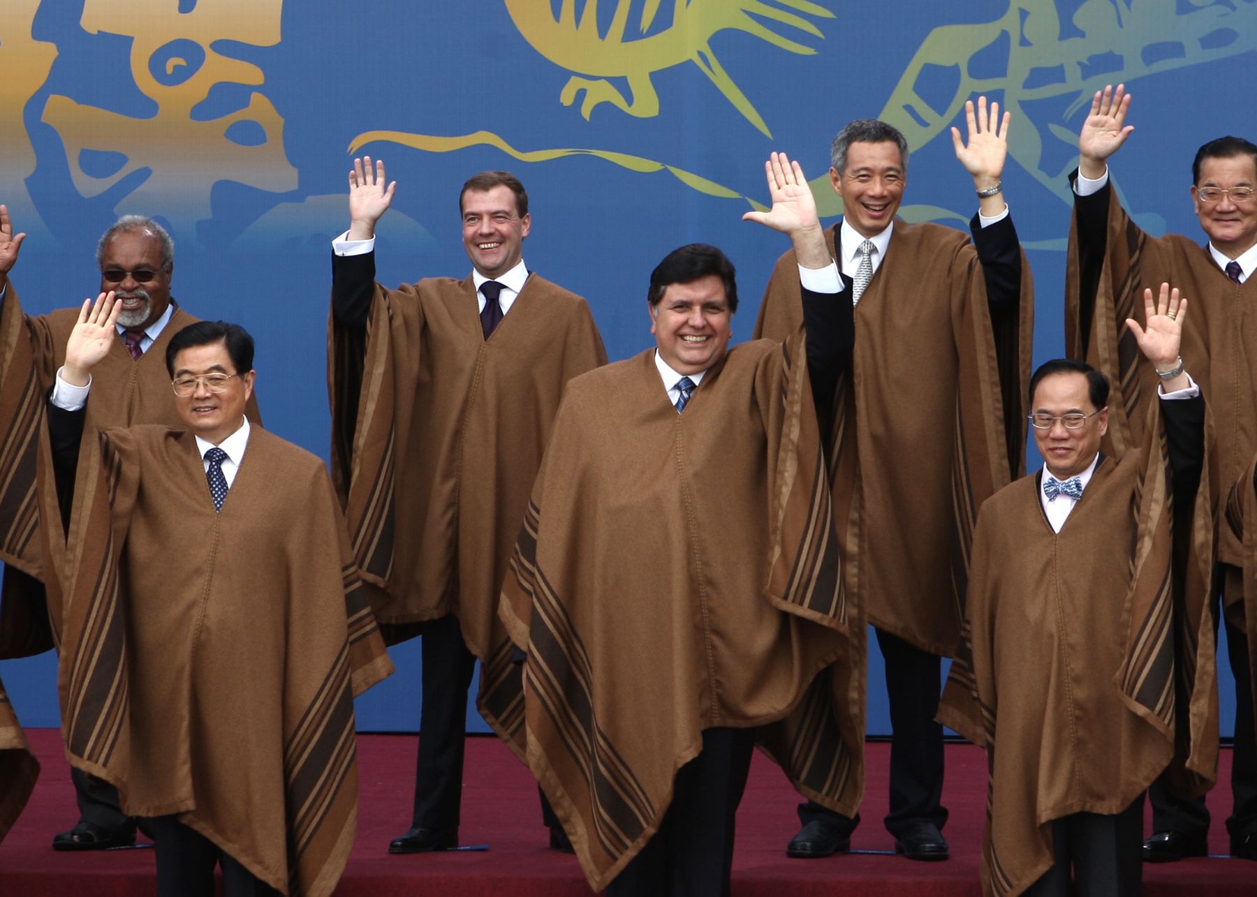 APEC leaders committed to reduce gap between developed and developing ...