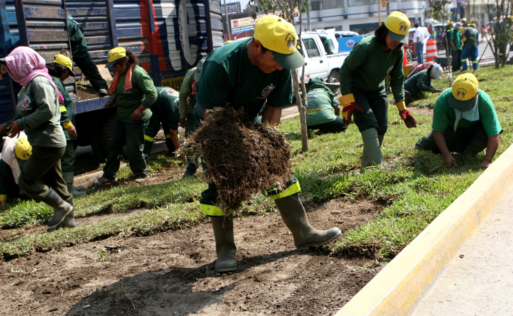 Pobladores de Huaycán y funcionarios de municipio de Ate participan en ...