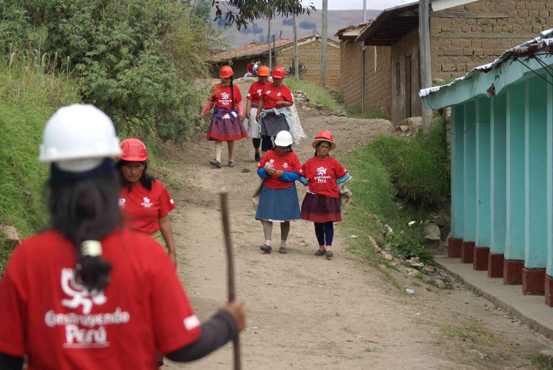 Construyendo Perú ejecutará obras en el VRAE para combatir pobreza ...
