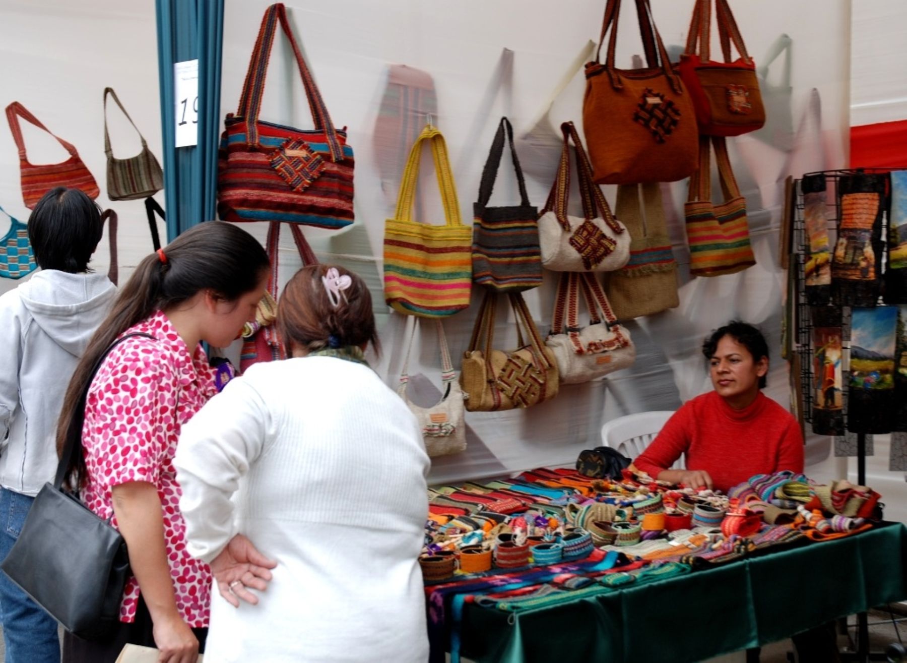 Inauguran feria artesanal con motivo de la XXXII Semana Turística de ...