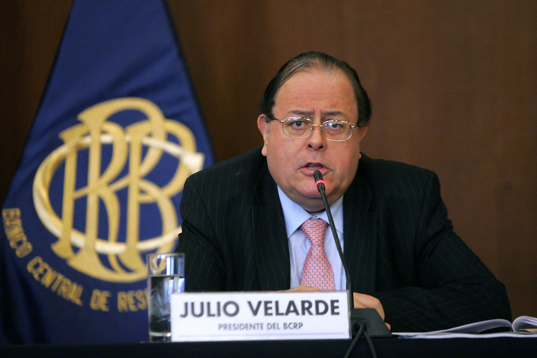 BCR dispuesto a promover proyecto de Ley que limite compra de dólares ...