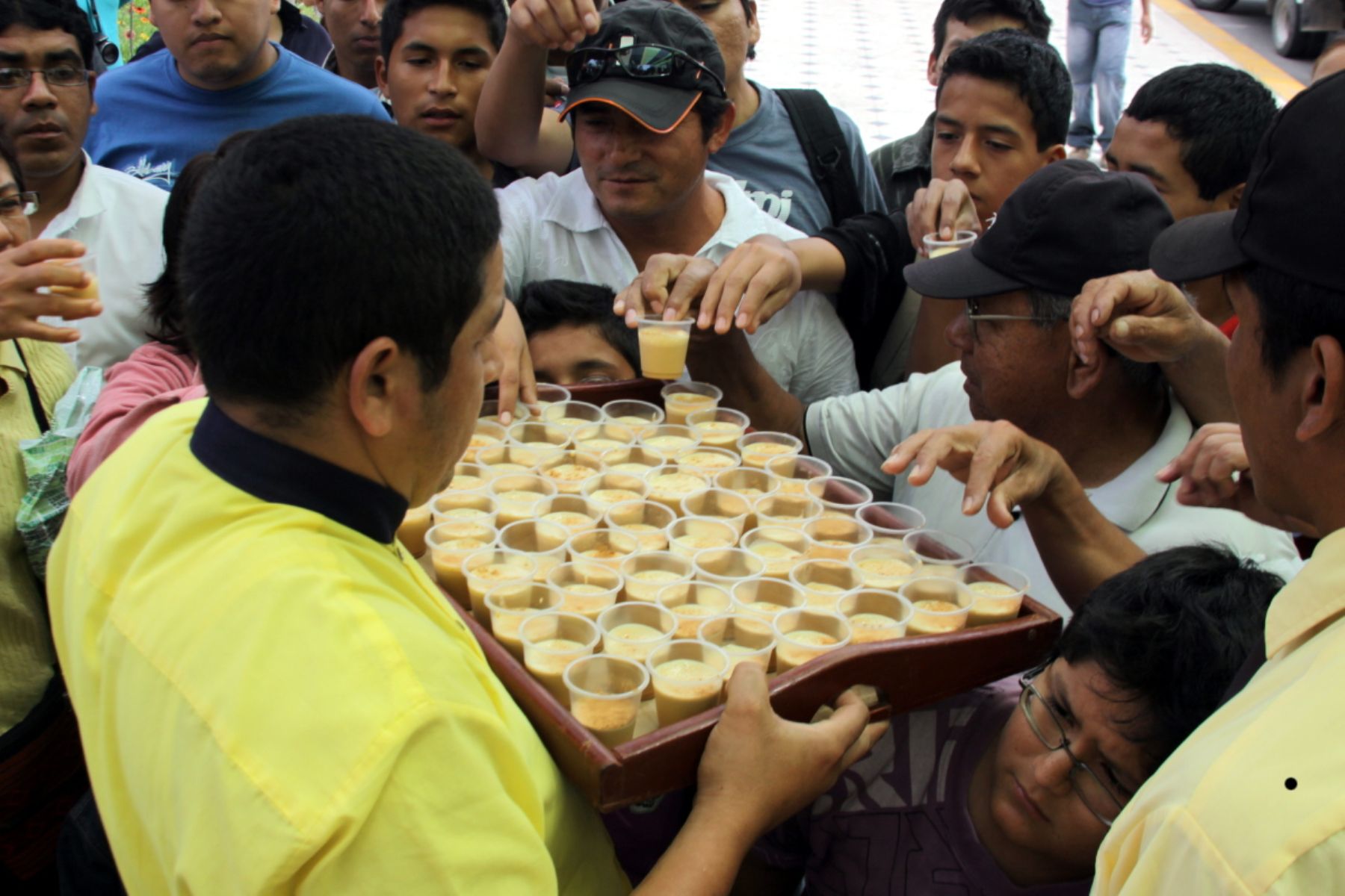 En I Festival del Cóctel de Algarrobina promueven bebida típica de ...