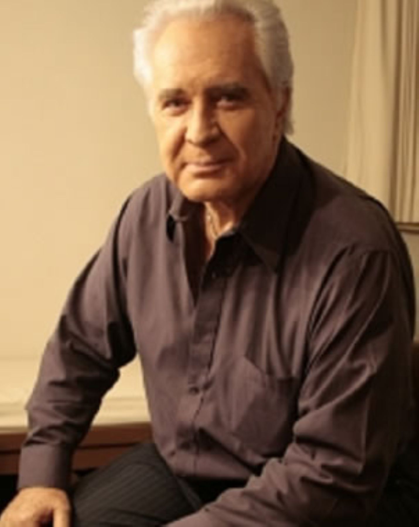 Actor mexicano Rogelio Guerra denuncia que empresa de televisión atenta ...