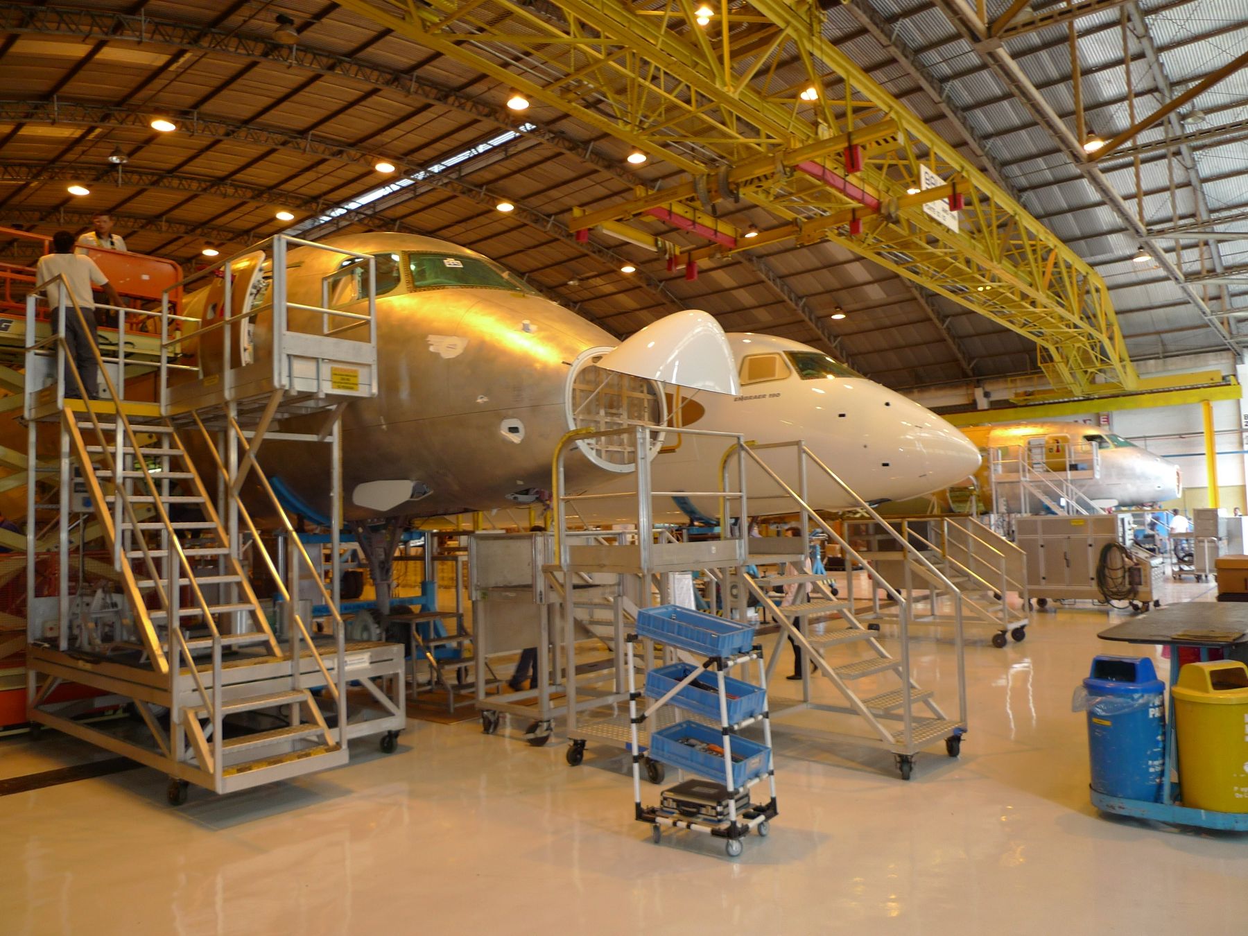 Embraer entregará mañana a Taca avión que usará para volar a Brasilia y ...