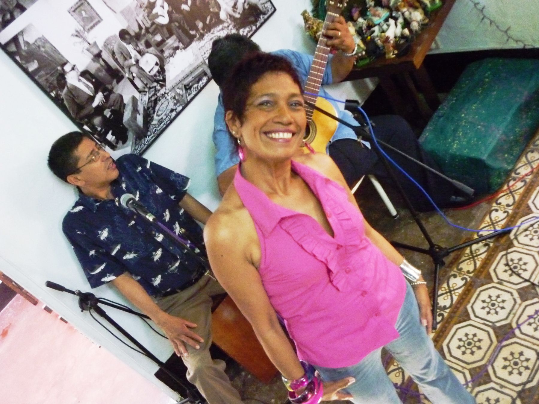 Victoria Villalobos presenta en seis conciertos CD con creaciones de ...