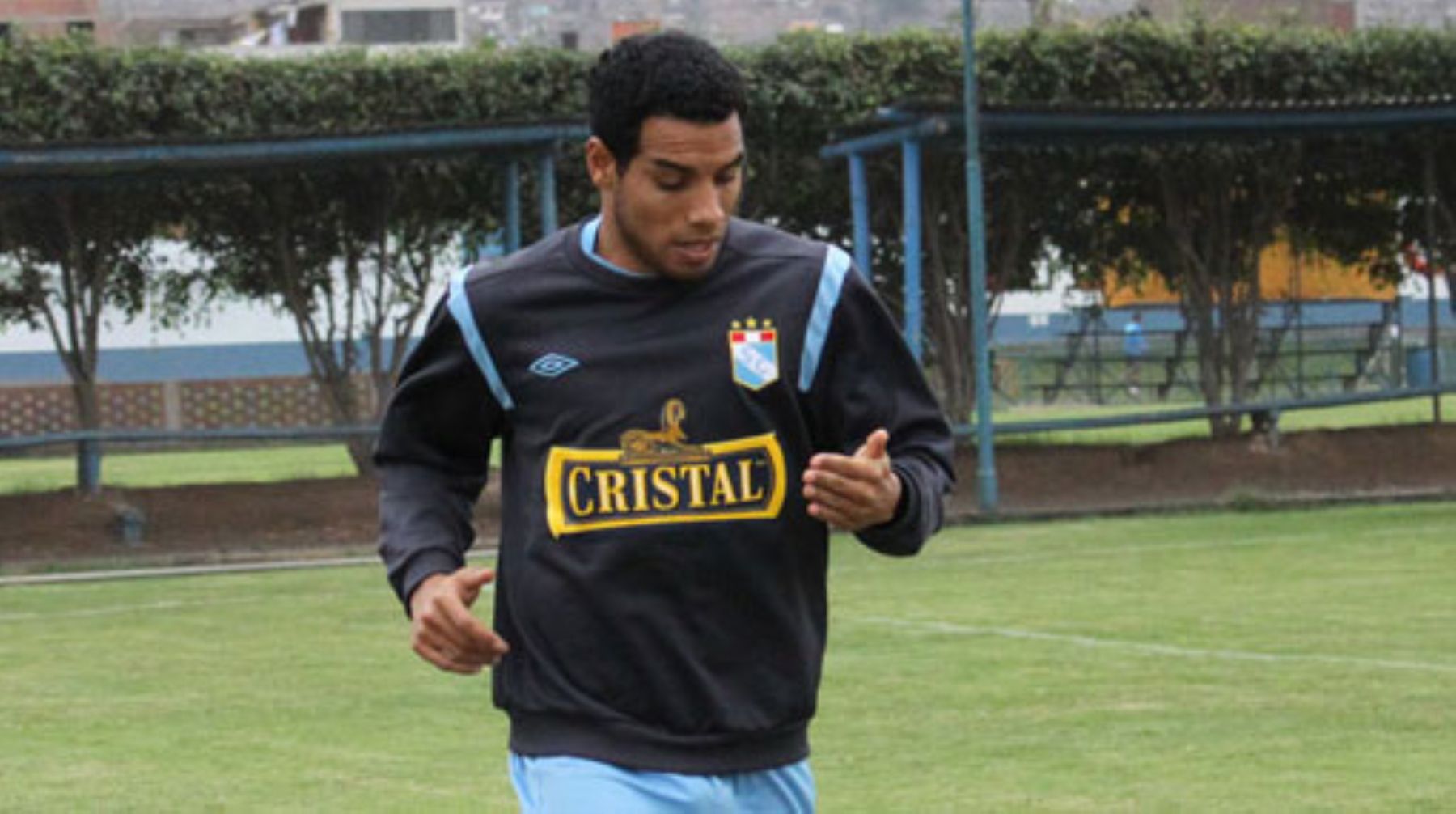Piero Alva firmó por Sporting Cristal hasta fines del 2012 | Noticias ...