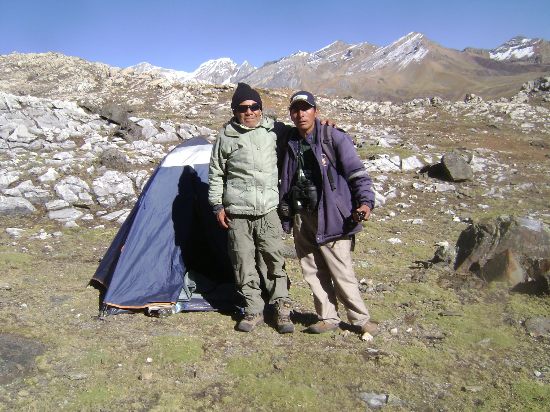 Guardaparques del Sernanp rescatan a andinista desaparecido en nevado ...
