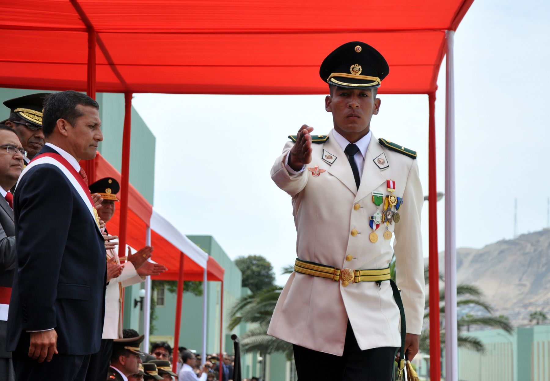 Presidente Humala encabeza graduación de nuevos oficiales del Ejército ...
