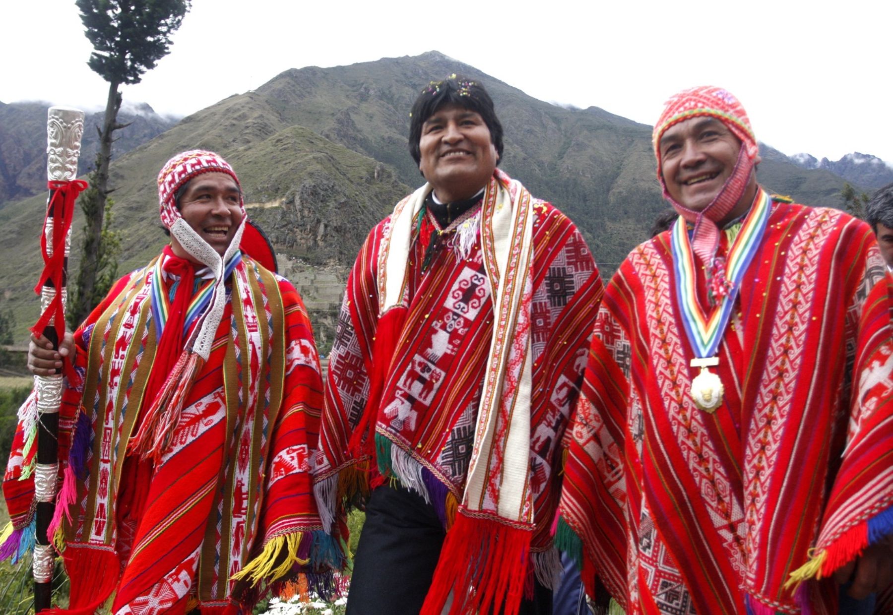 Municipios de Urubamba y Ollantaytambo distinguen a presidente de ...