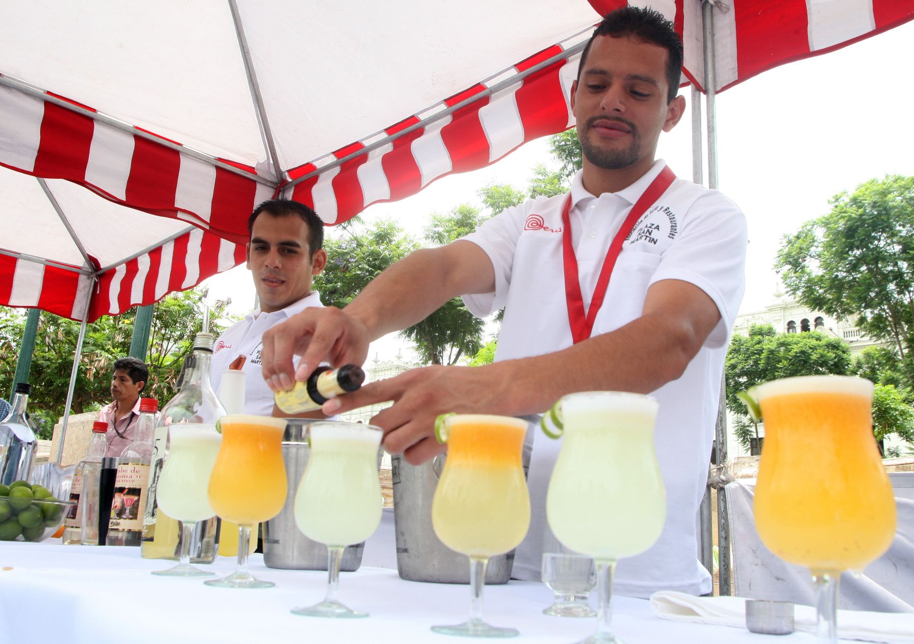 Concursos y degustaciones por día del Pisco Sour se ofrecen hoy en Lima ...