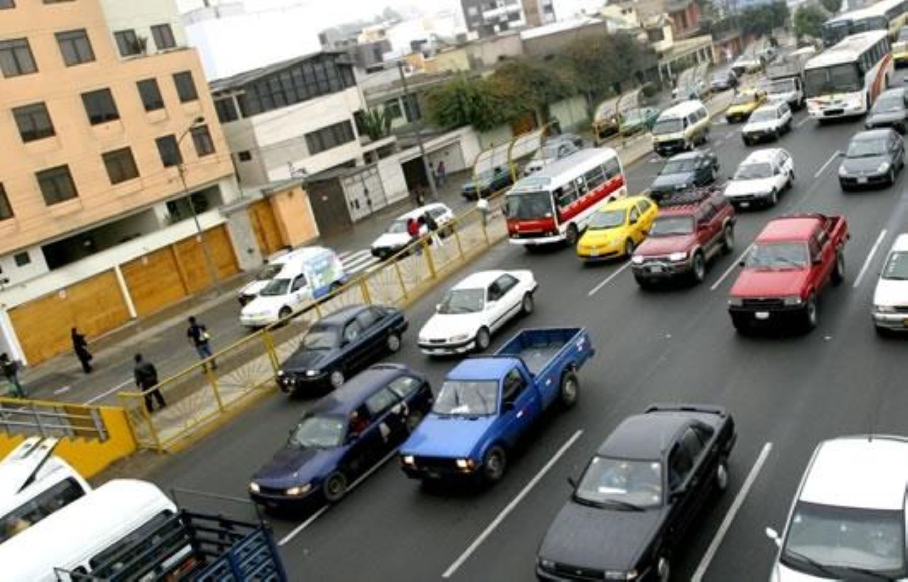 Parque automotor llegará a 2.6 millones de vehículos en 2016 | Noticias ...
