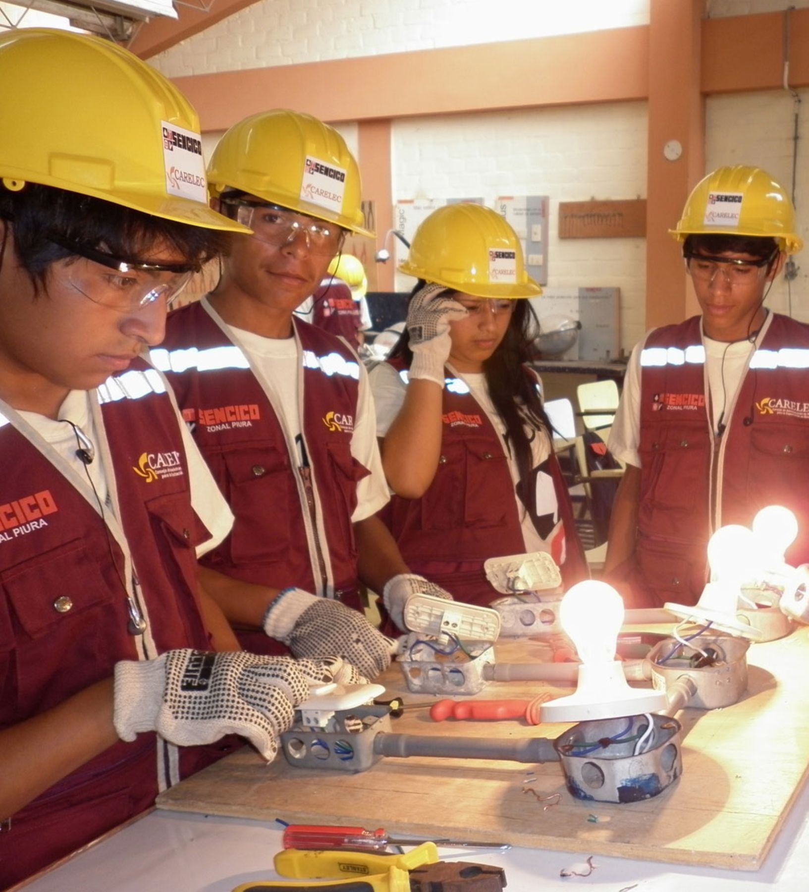 Sencico capacitó a más de 47,000 jóvenes para trabajar en sector ...