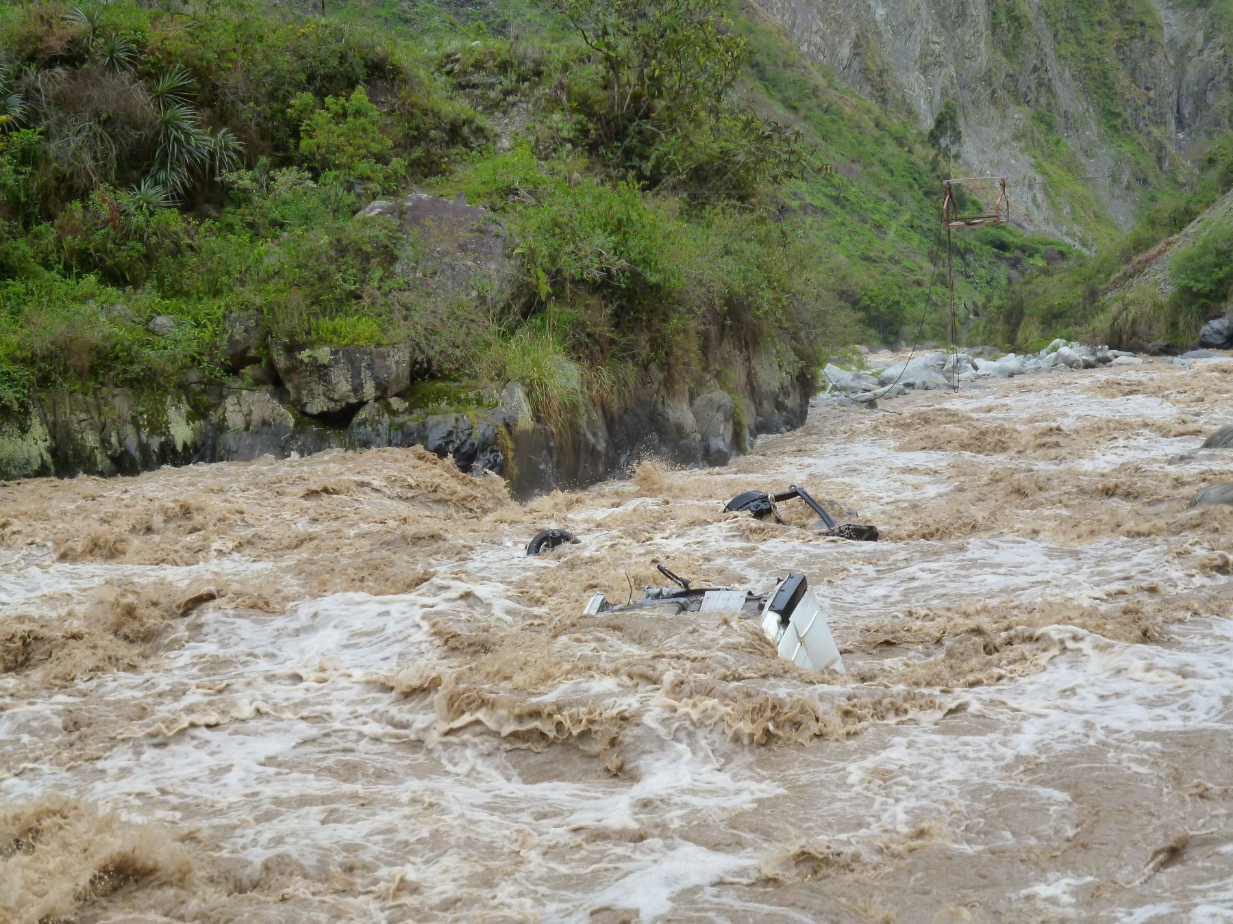 Desborde de ríos Tarma y Perené ocasionan daños personales y materiales ...