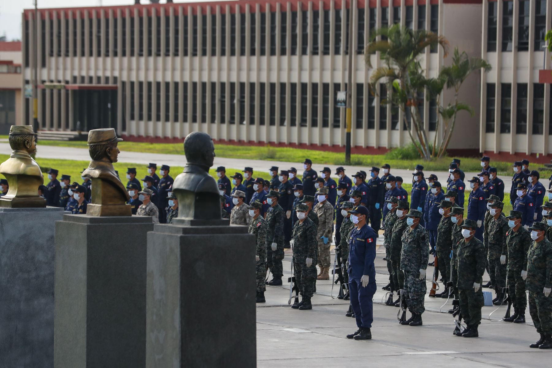 Presidente Martín Vizcarra supervisa la Base Naval de la Marina de ...