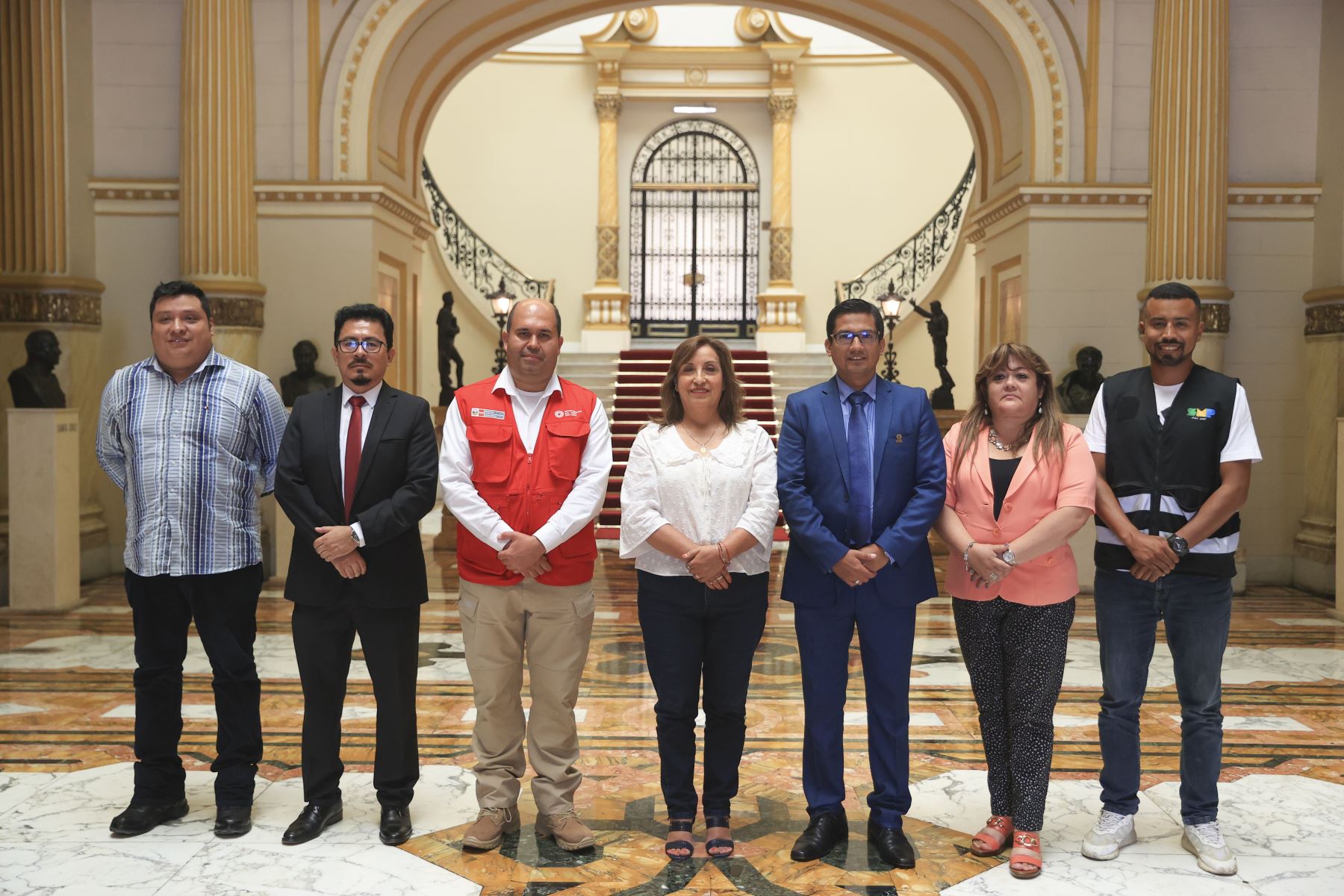 Presidenta Dina Boluarte sostuvo reunión con el alcalde de San Martín de Porres| Galería ...