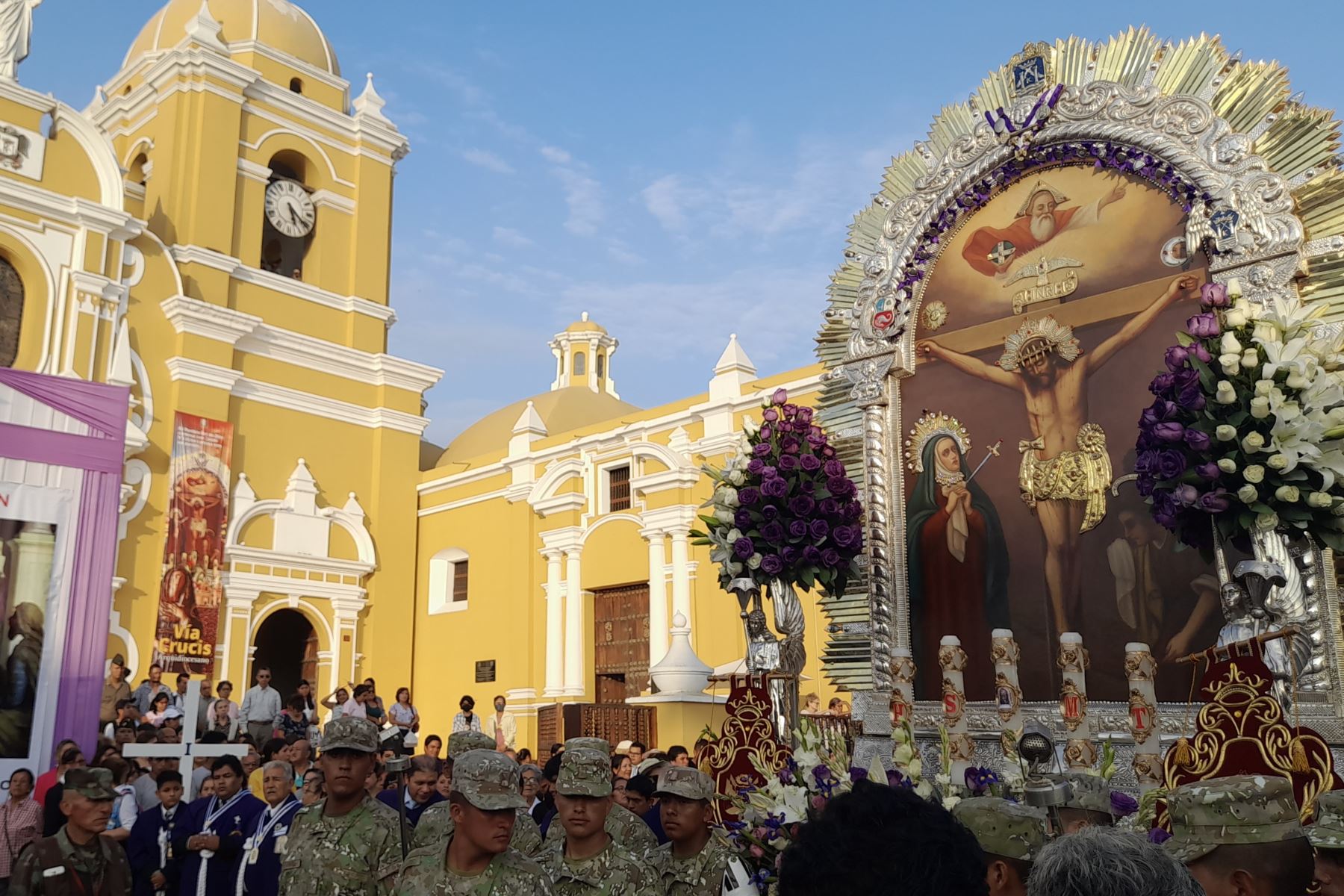 Semana Santa: Señor de los Milagros se sumó a vía crucis en Trujillo ...