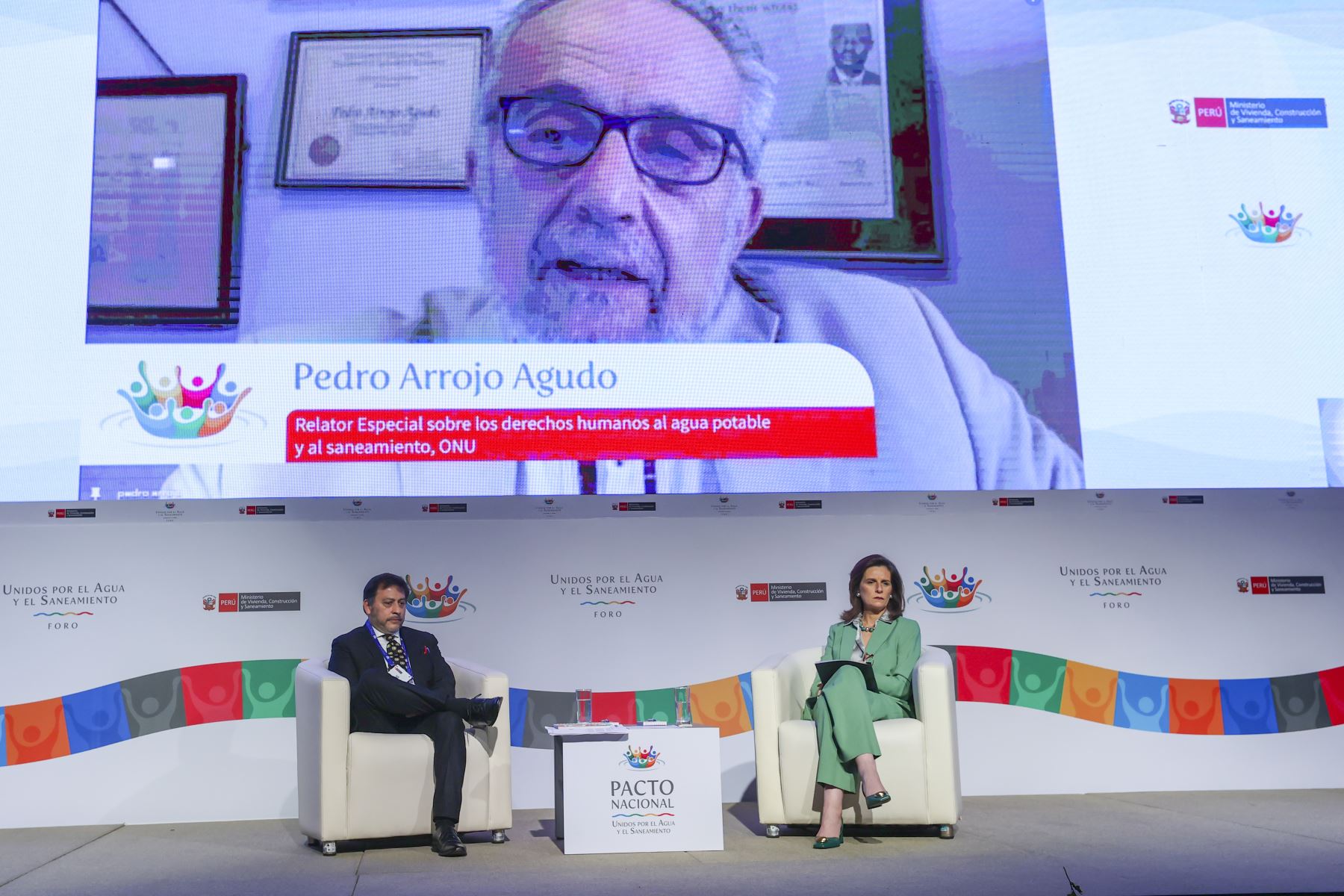 Ministra de Vivienda, Hania Pérez de Cuéllar, inauguró el foro "Unidos ...