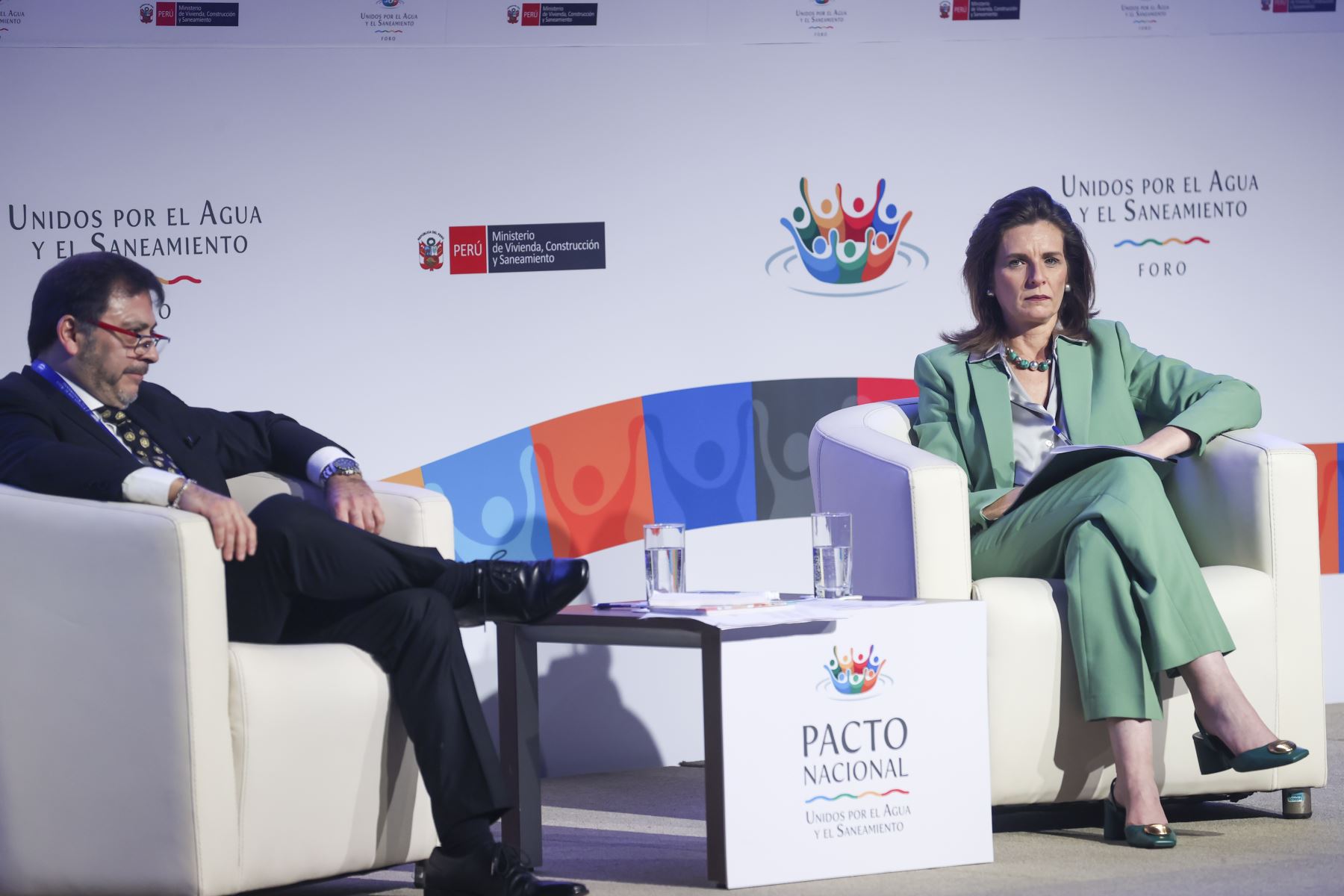 Ministra de Vivienda, Hania Pérez de Cuéllar, inauguró el foro "Unidos ...